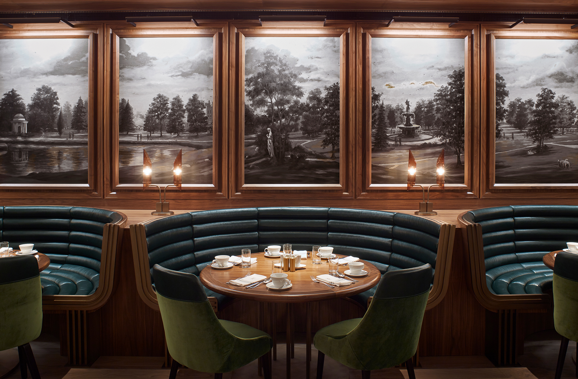 REIGN Restaurant at The Fairmont Royal York Hotel in Toronto — Calico ...