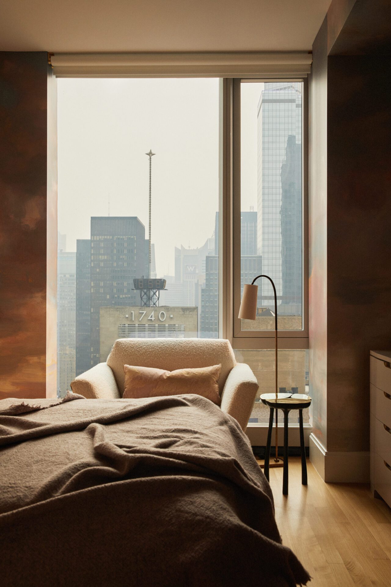 AD Italia: A warm apartment among the skyscrapers of New York — Calico ...