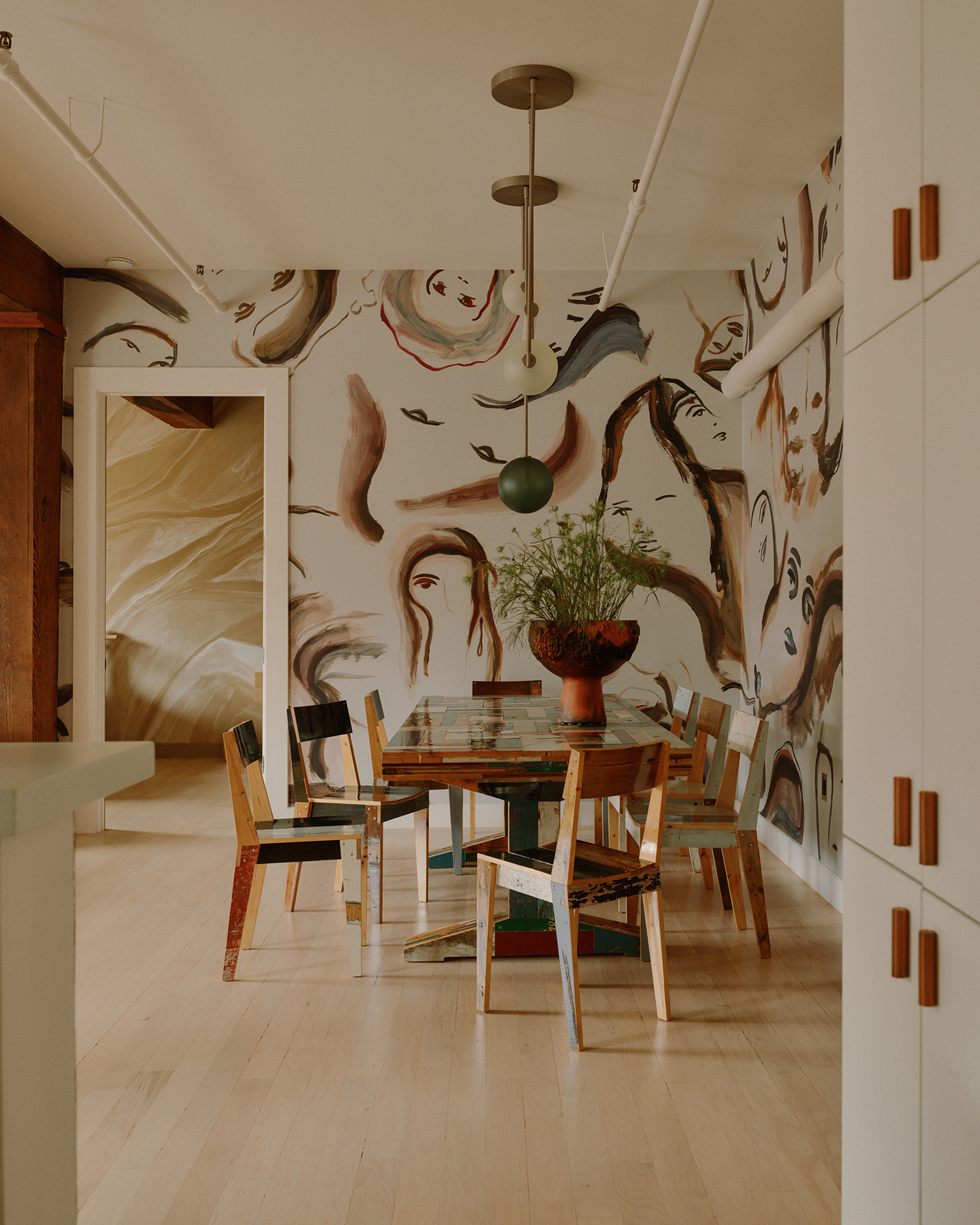 Galerie: Calico Wallpaper Founders Transform Their Brooklyn Loft ...