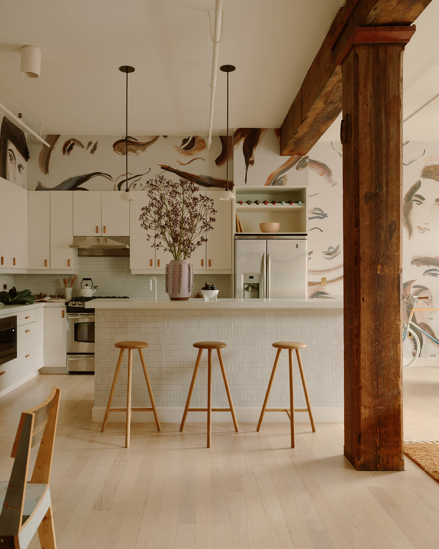 Galerie: Calico Wallpaper Founders Transform Their Brooklyn Loft ...